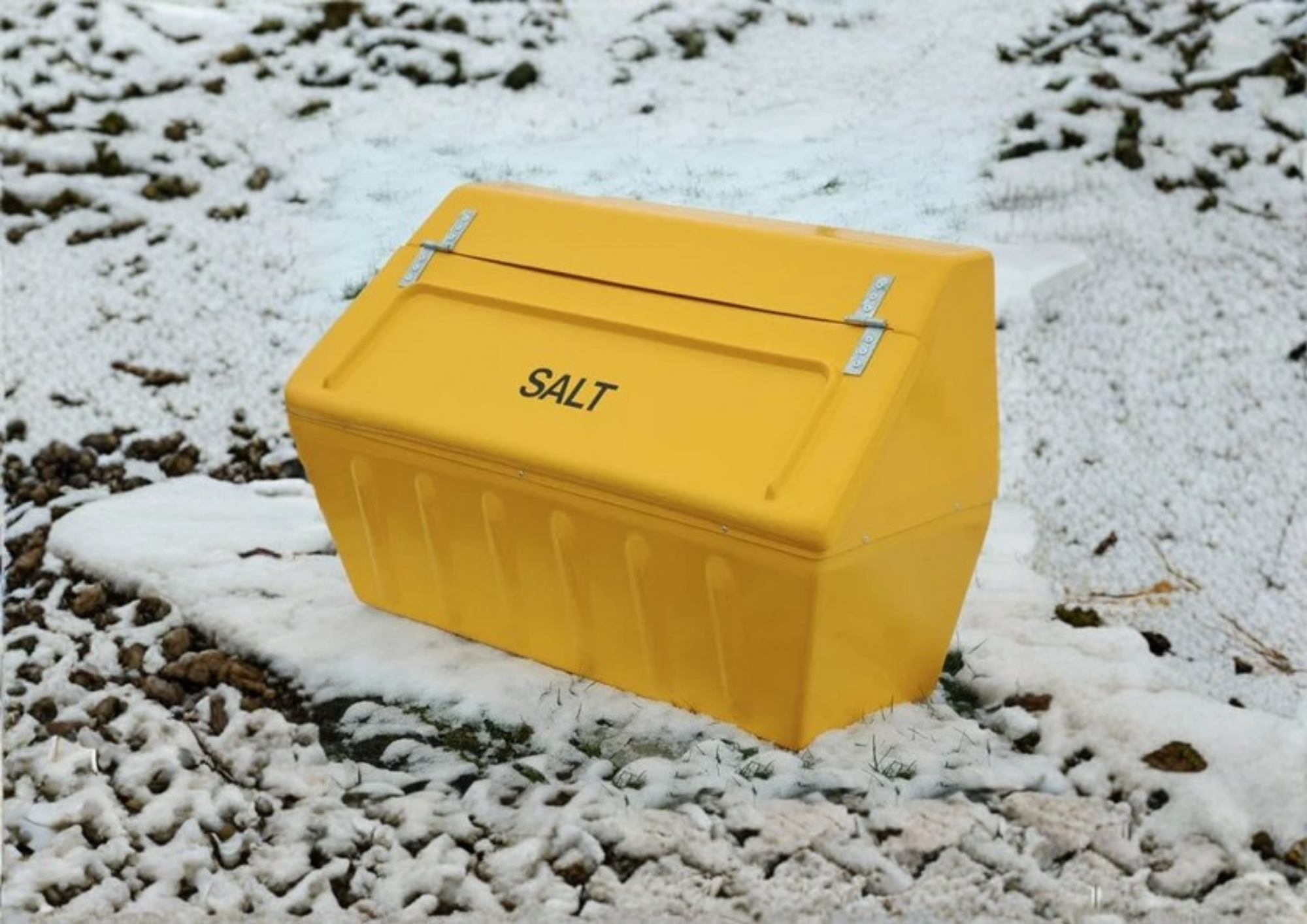 Grit bins for businesses: 5 myths you need to stop believing